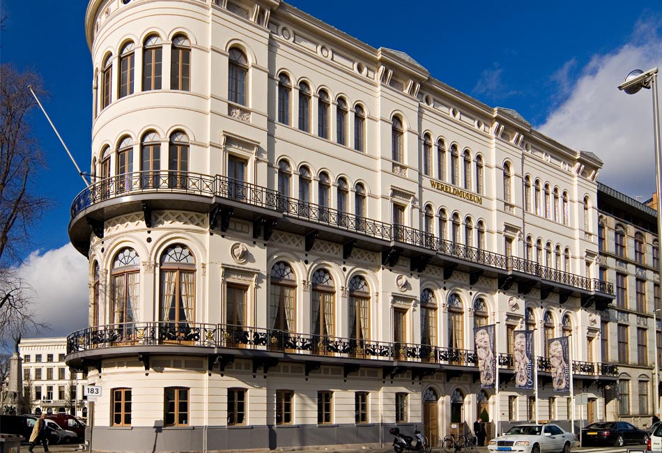 The World Museum Rotterdam - PoleLed